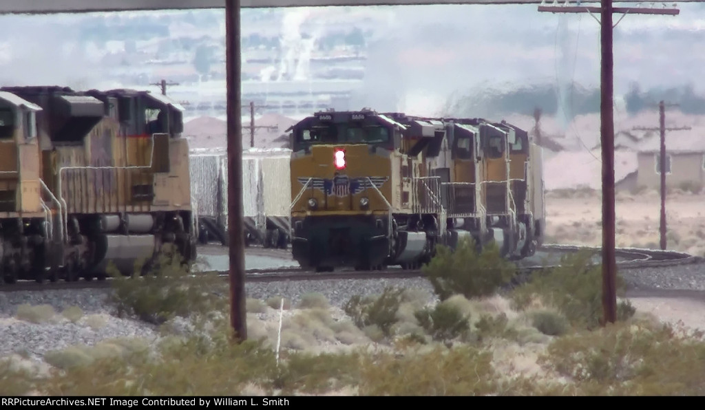 WB Stack Train Mtg W/EB Drag Frt at Valley, NV-5